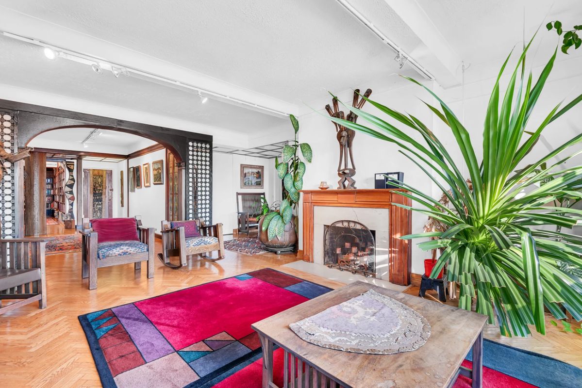 Manhattan Estate Sale, Upper West Side (In-Person... starts on 3/29/2024