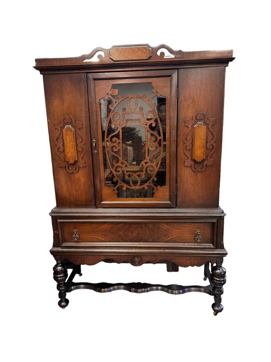 May Multi Estate Furniture Finds in Fairfax, VA starts on 5/2/2024