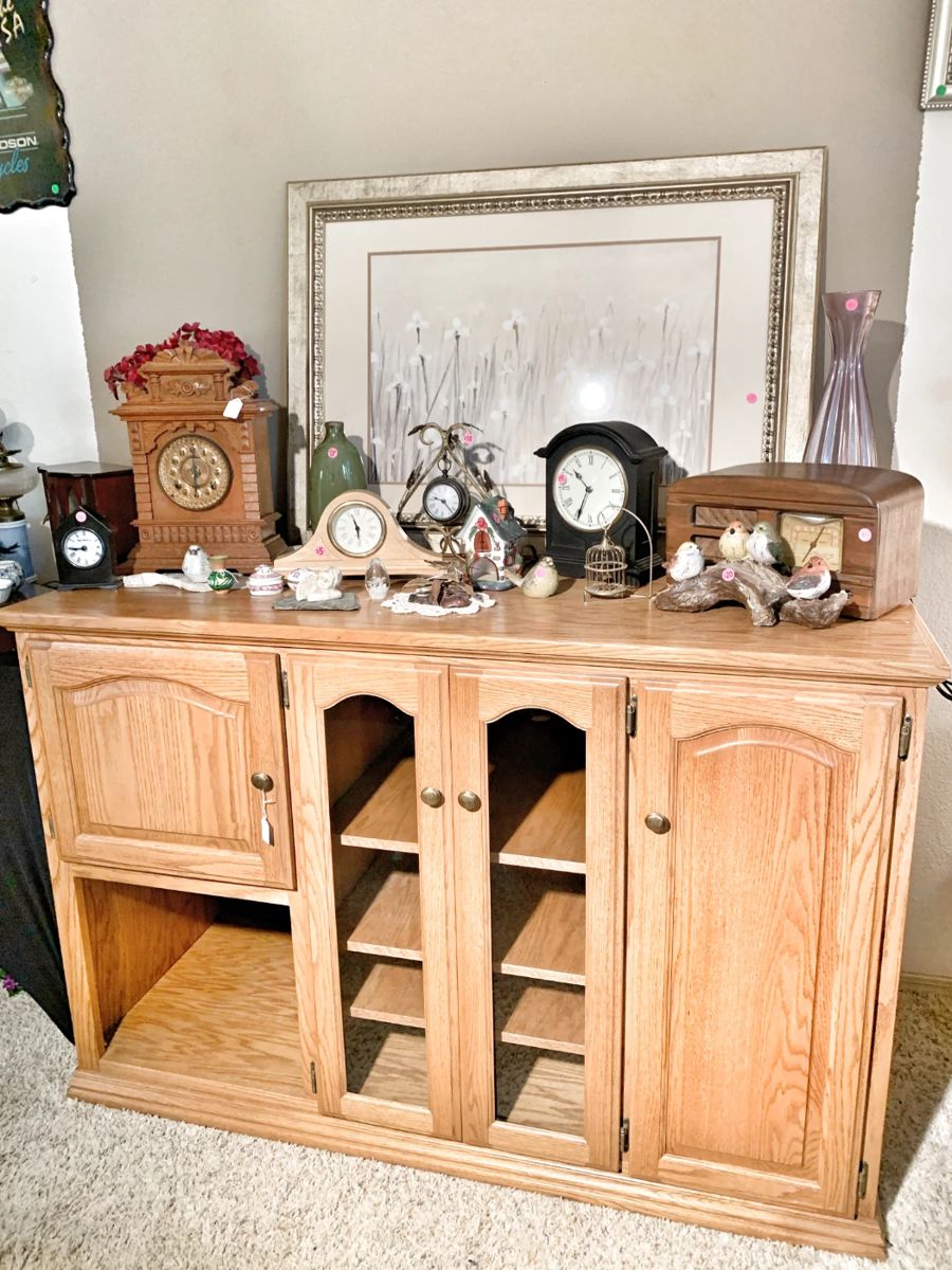 Two Country Divas Estate Sale Services starts on 4/4/2024