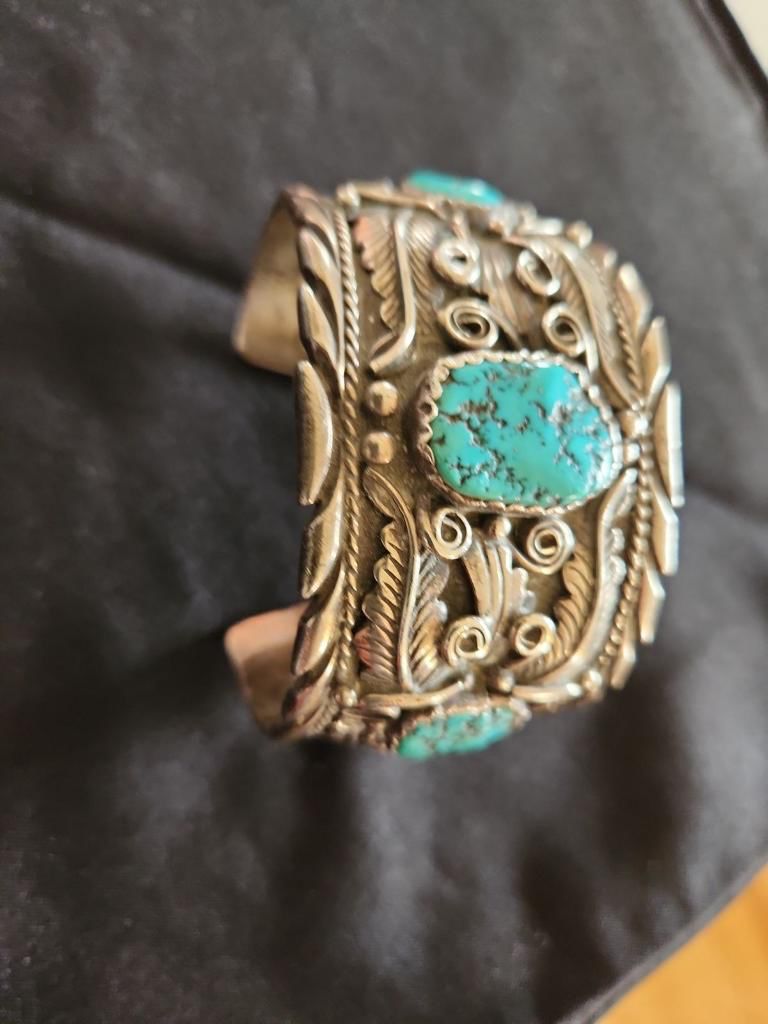 Estate Sale in Plainview starts on 4/4/2024