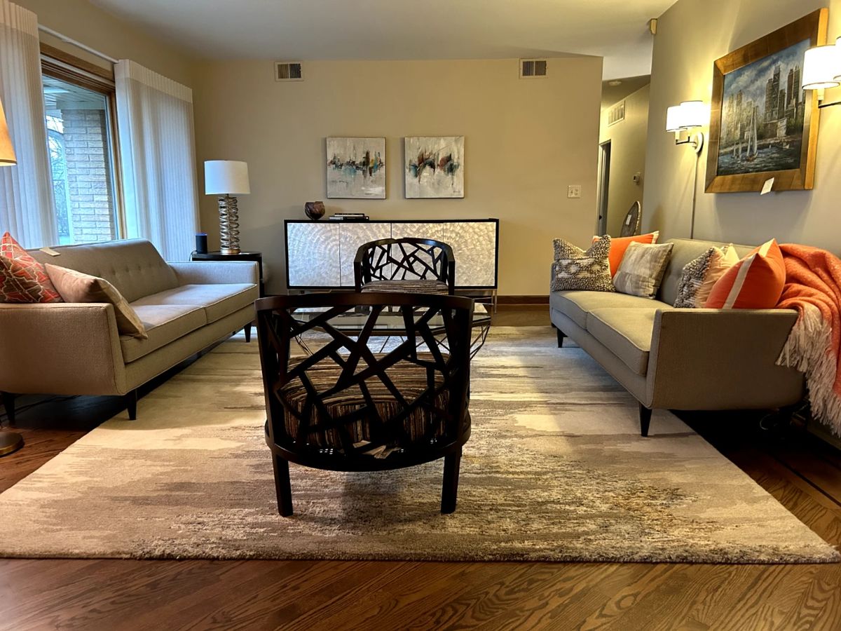 Elmhurst Quality C&B, Hooker, Walter E. Smithe starts on 4/13/2024