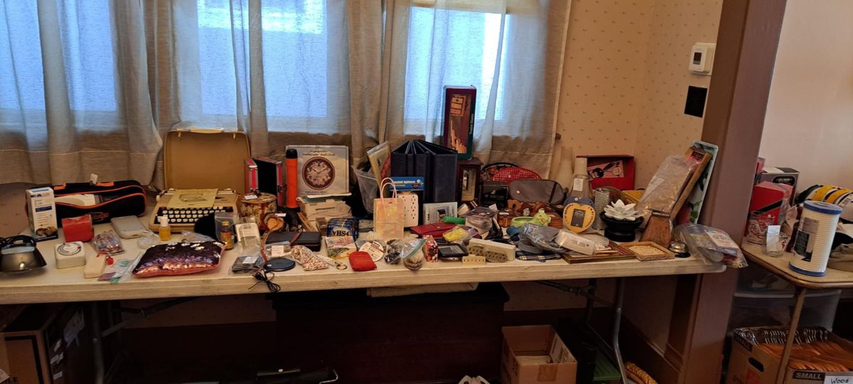 Estate Sale with Antiques in Indianapolis, IN starts on 4/11/2024