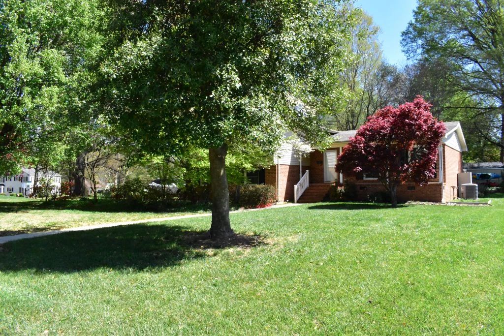 Gorgeous House on Corner Lot in Central NC,... starts on 4/10/2024