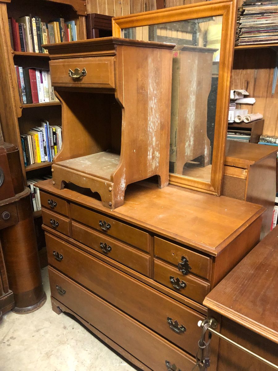 Clutter Queen Estate Sales in Texarkana, AR starts on 4/18/2024