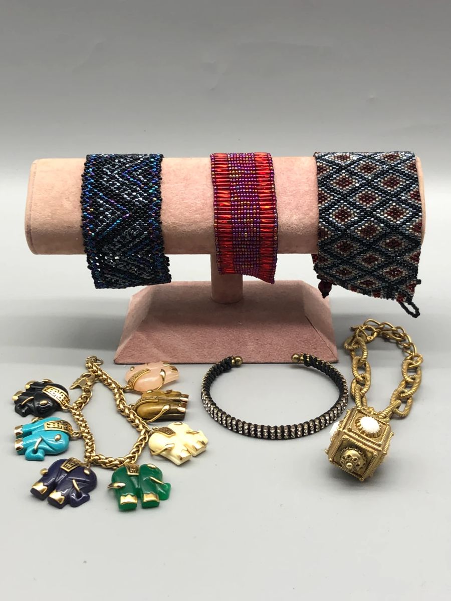 April Jewelry & Clothing Extravaganza starts on 4/17/2024