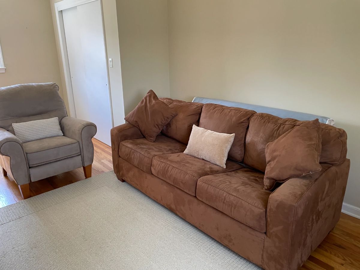 BUCKINGHAM ESTATE SALE, North Stamford starts on 4/27/2024