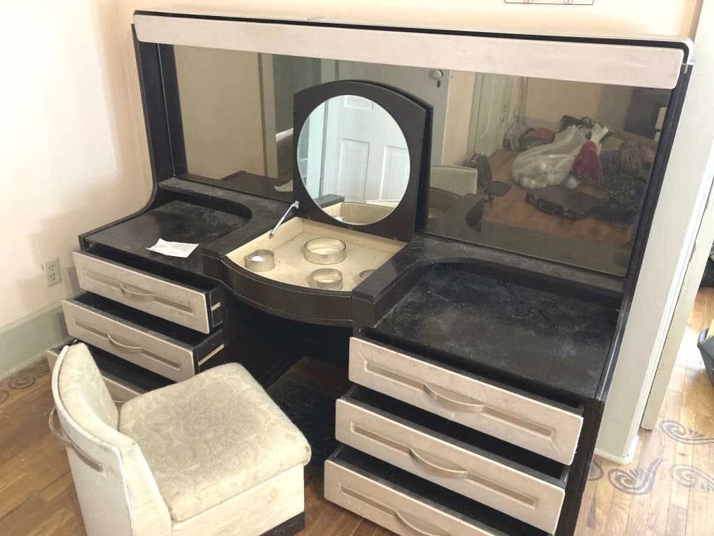 Patti Glass Online Auction in Lyons, KS starts on 4/20/2024