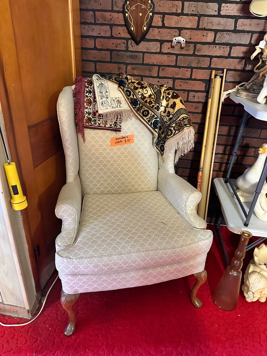 Hunt & Gather Rensselaer 50% off & Pickers Sale starts on 4/26/2024