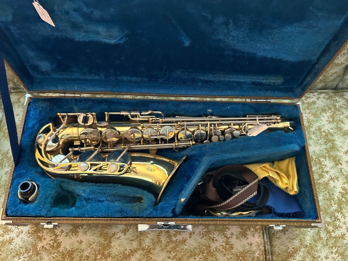 Large Music Memorabilia, Instrument and Homegoods... starts on 4/25/2024