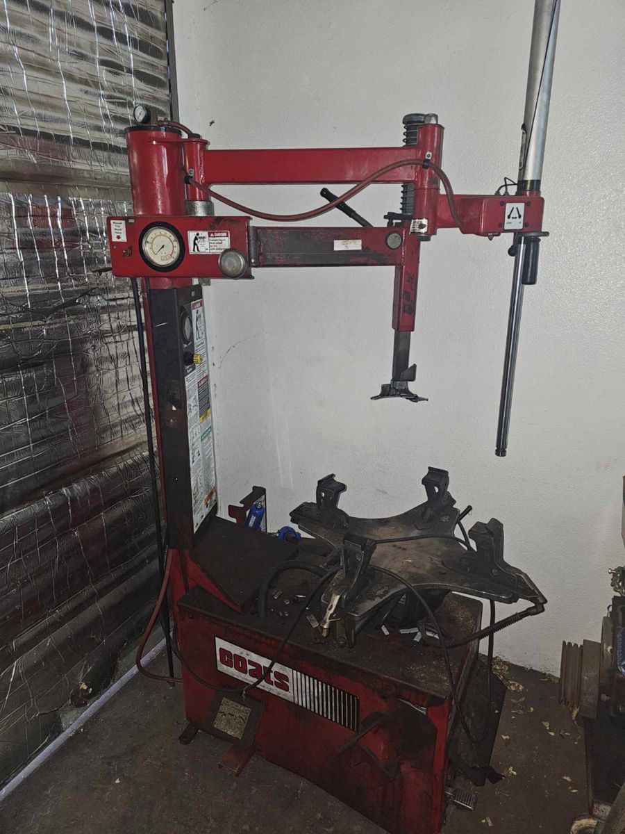 Warehouse sale 1 day only in Riverside, CA starts on 4/27/2024