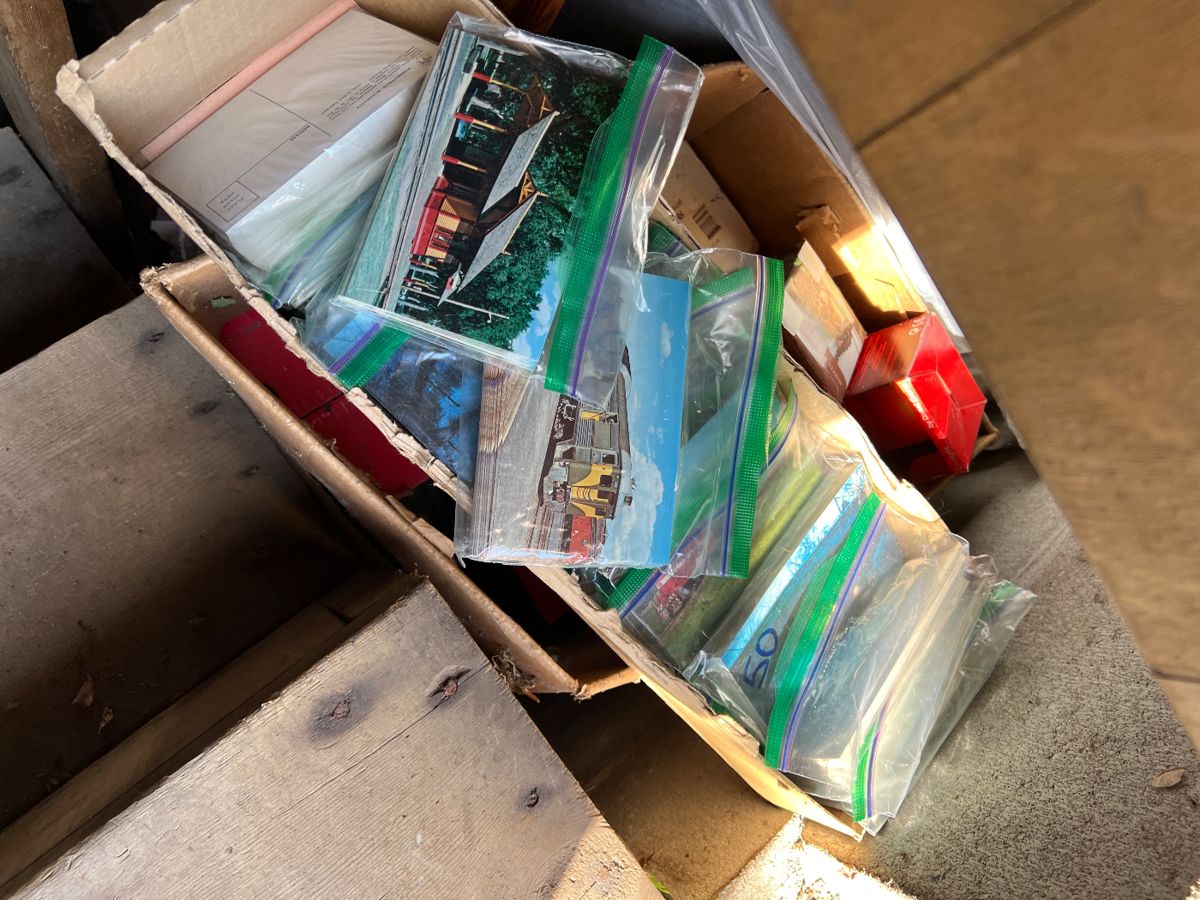 Bag Sale and UP to 75% Off!! Gee Willikers!... starts on 5/17/2024