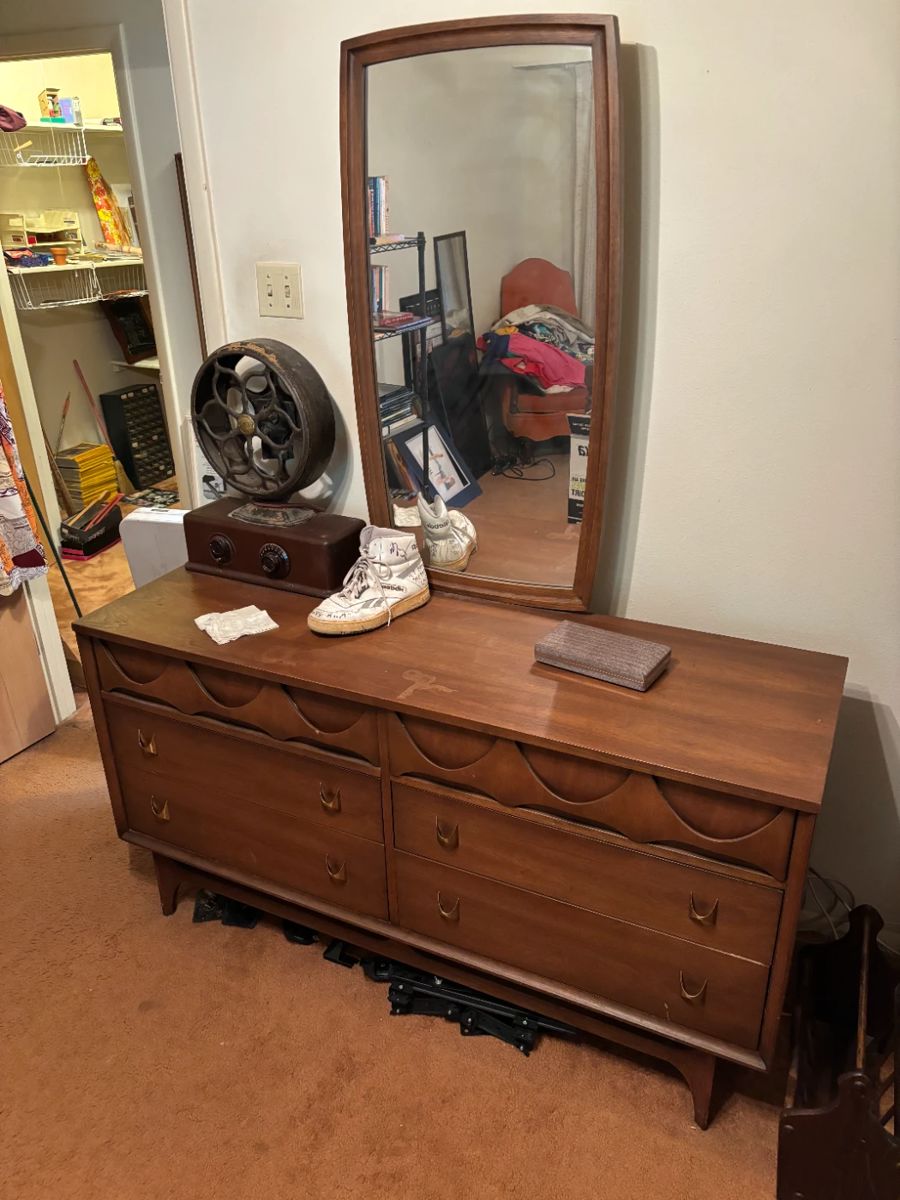 Ona B Reed Estate Sale Gainesville starts on 5/2/2024