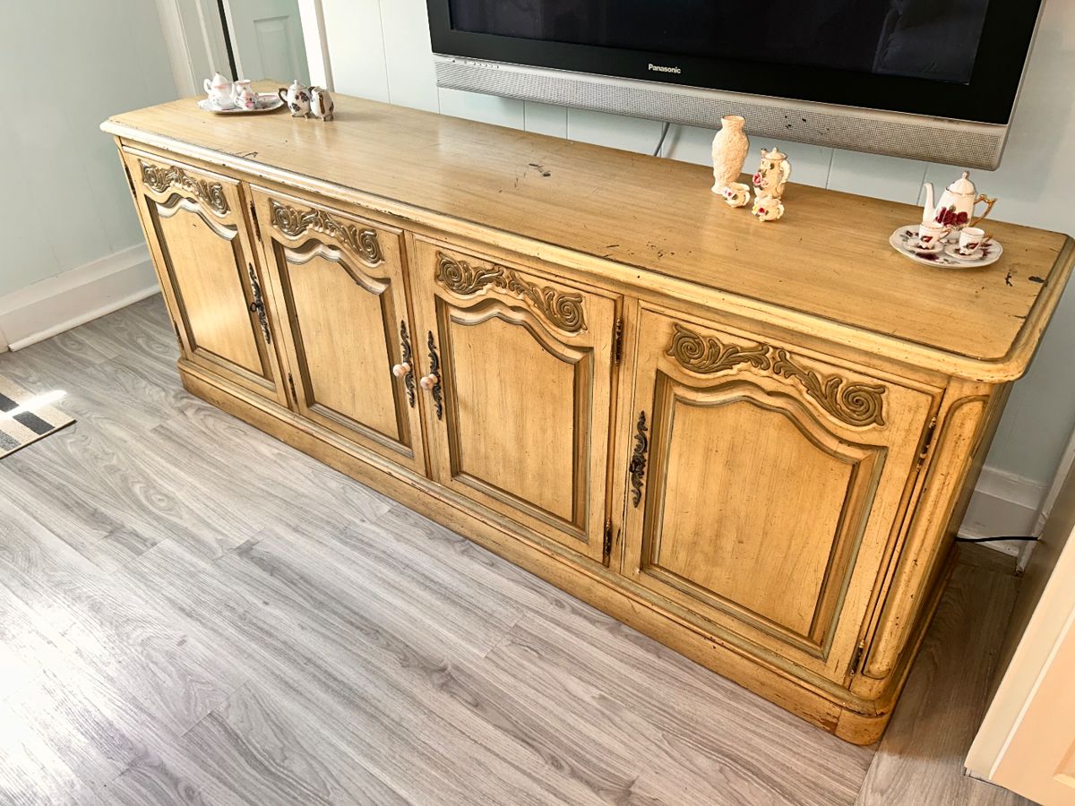 Absolutely wonderful estate sale in Plymouth NC starts on 5/24/2024