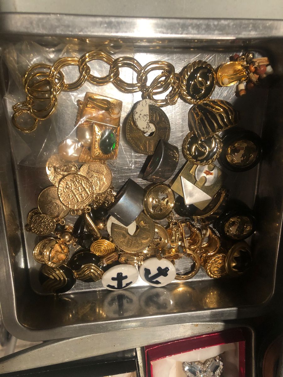 HISTORIC INDIAN VILLAGE ESTATE SALES - WIDE... starts on 5/18/2024