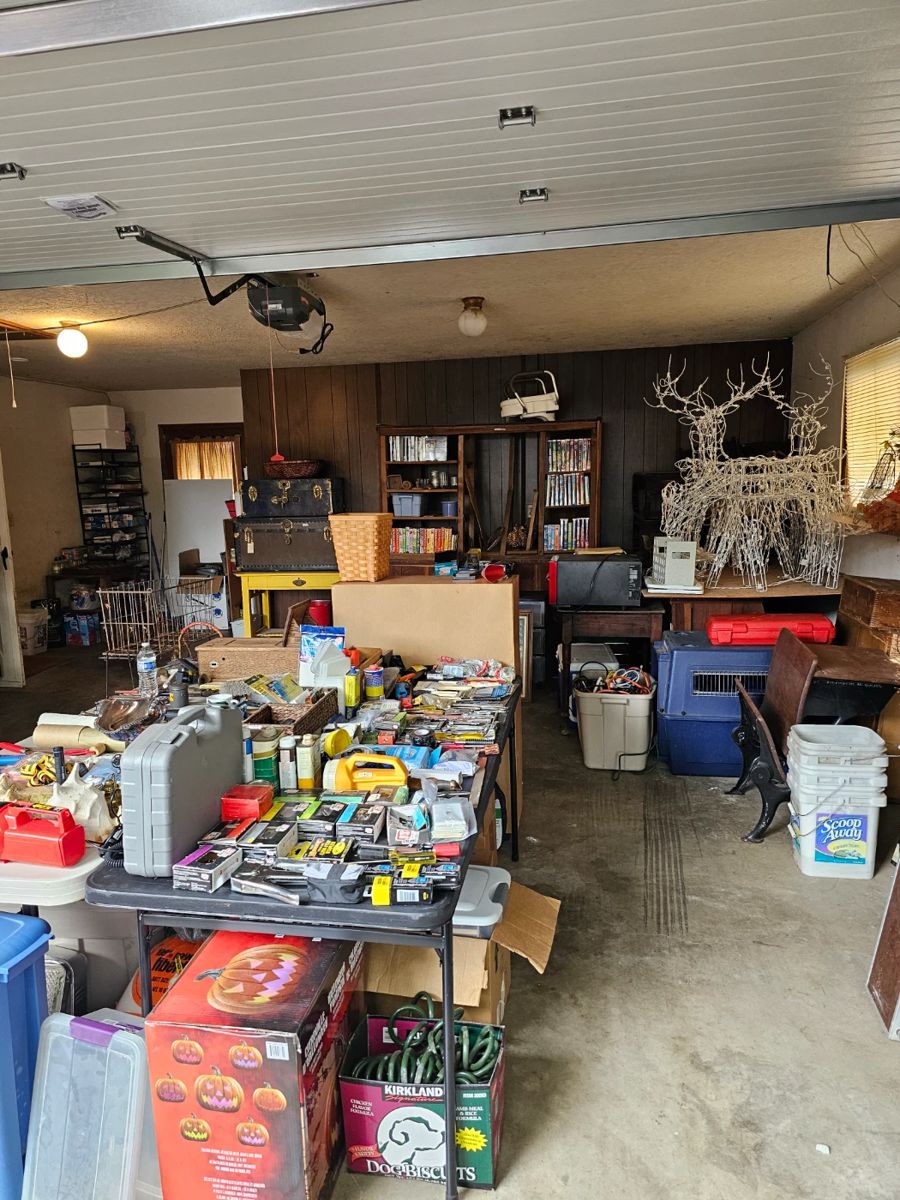 The Rusty Trunk LLC opens to Sunset Estate Sale starts on 6/28/2024