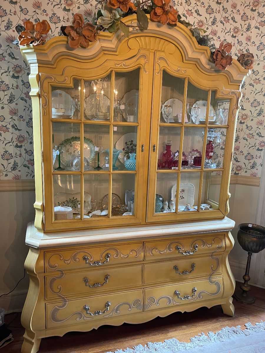 Estate Sale by The Junque Ladies in Ironton, OH starts on 5/9/2024