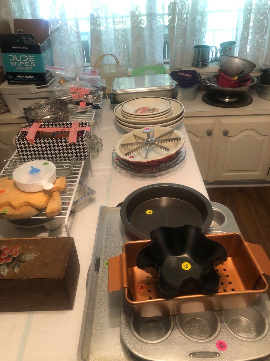 Clutter Queen Estate Sales in Texarkana, TX starts on 5/9/2024