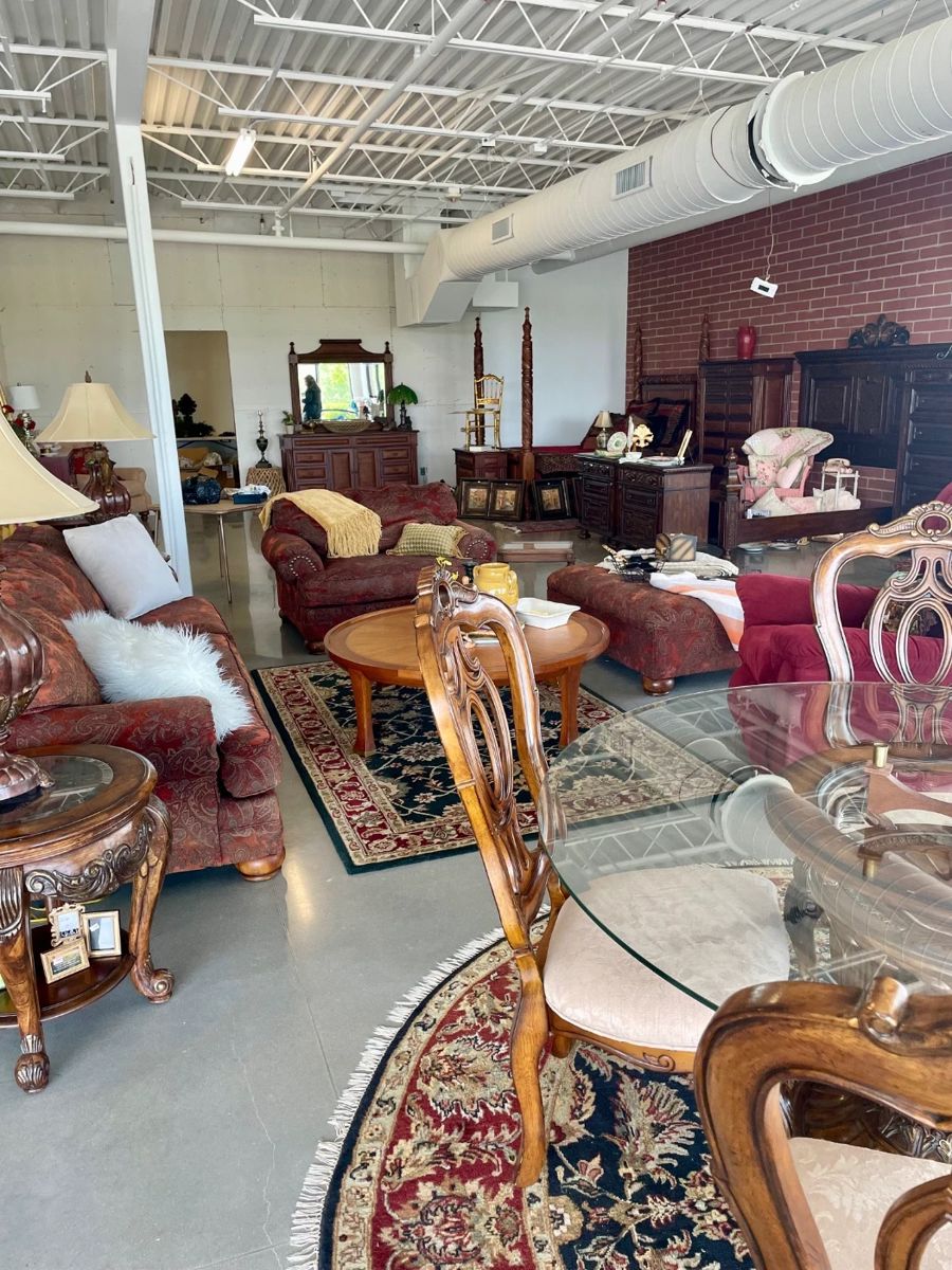 Treasure Pros brings you 2 Oak Tree Homes'... starts on 5/10/2024