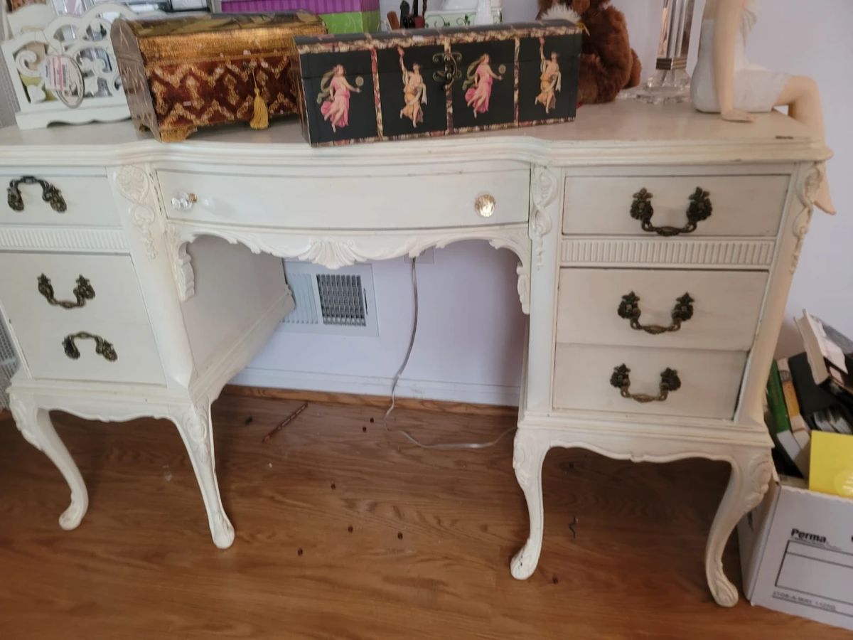 Renaissance Estate Sales Lake Ridge Community starts on 5/11/2024