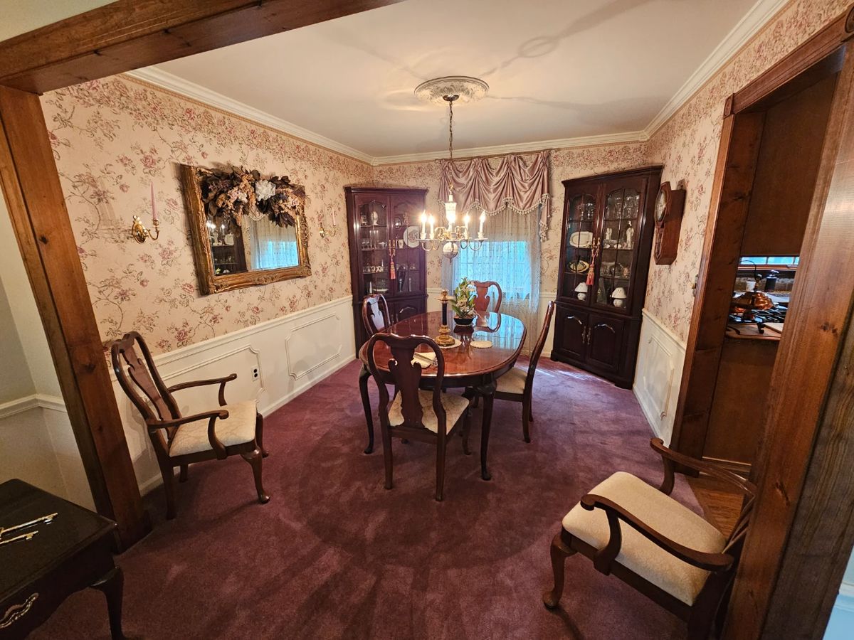 EWING ESTATE SALE PATIO SET, GRILL, MCM,... starts on 5/18/2024