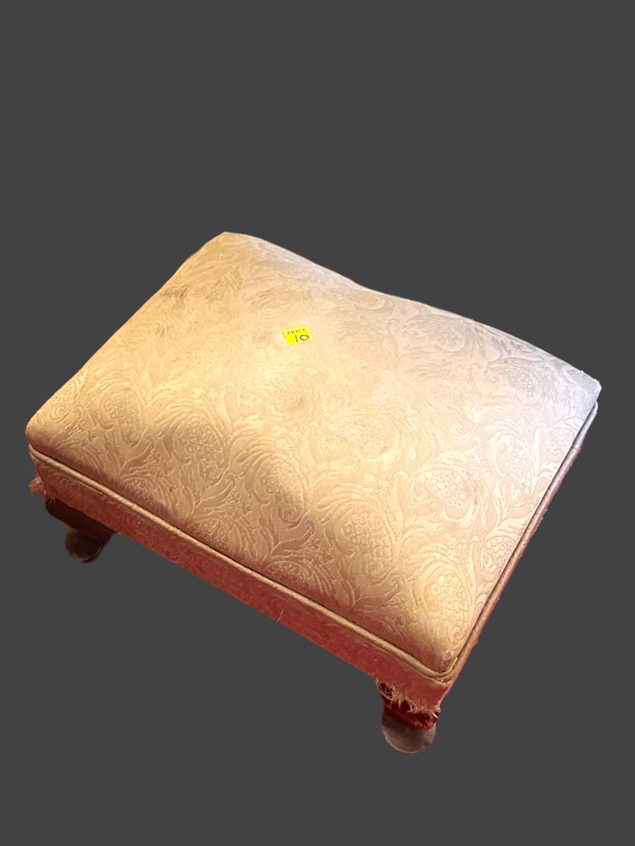 Estate Sale- book lovers paradise in Middletown, OH starts on 5/17/2024