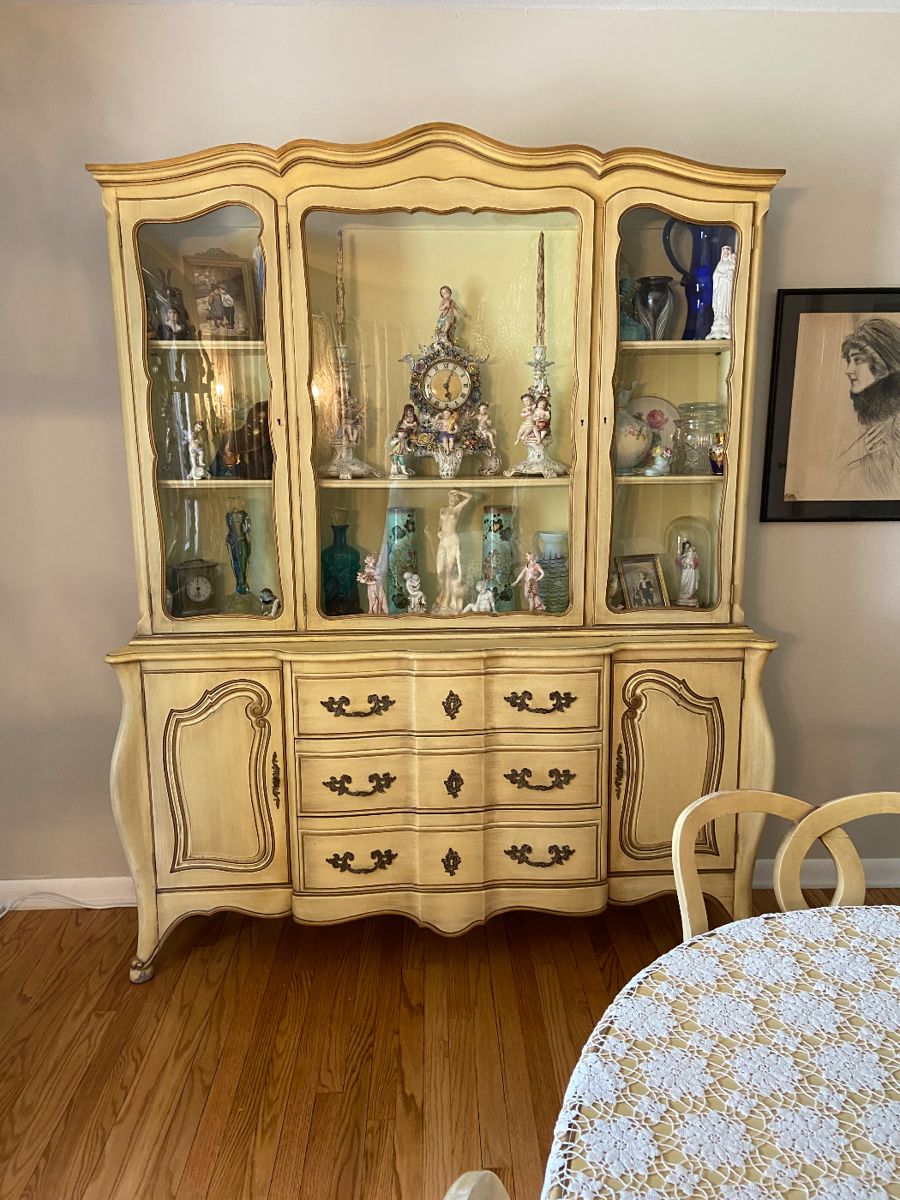 Moving Sale with Vintage/MCM/Antiques starts on 5/17/2024