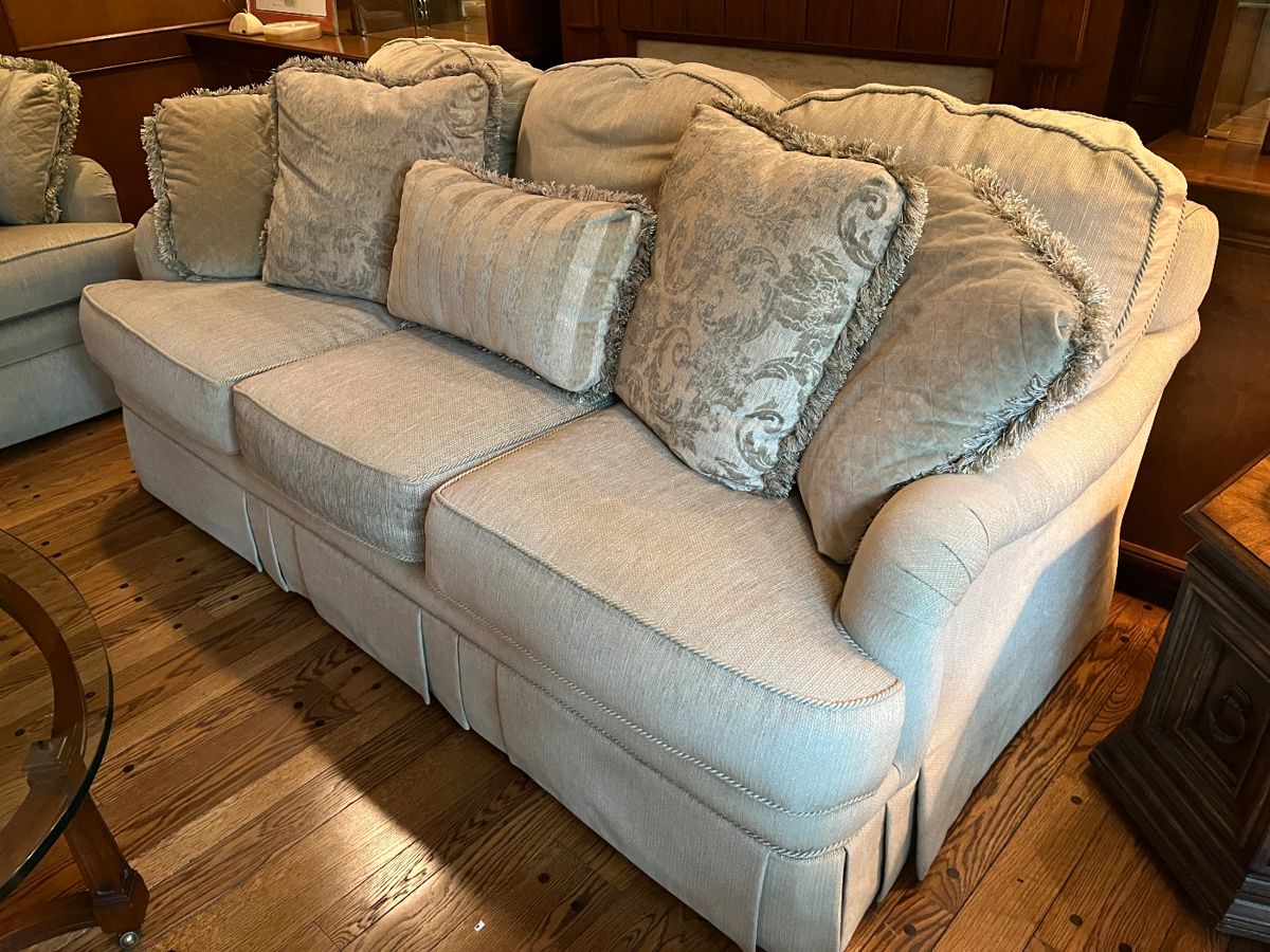 Up to 60% Off Sunday, East Memphis Estate... starts on 5/18/2024