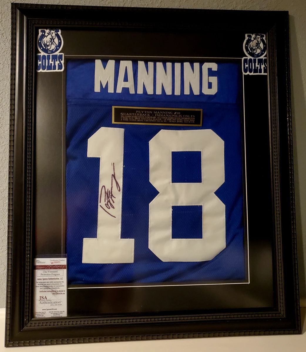 Huge Estate Sale Cash Only Tons of NFL Memorabilia... starts on 6/6/2024