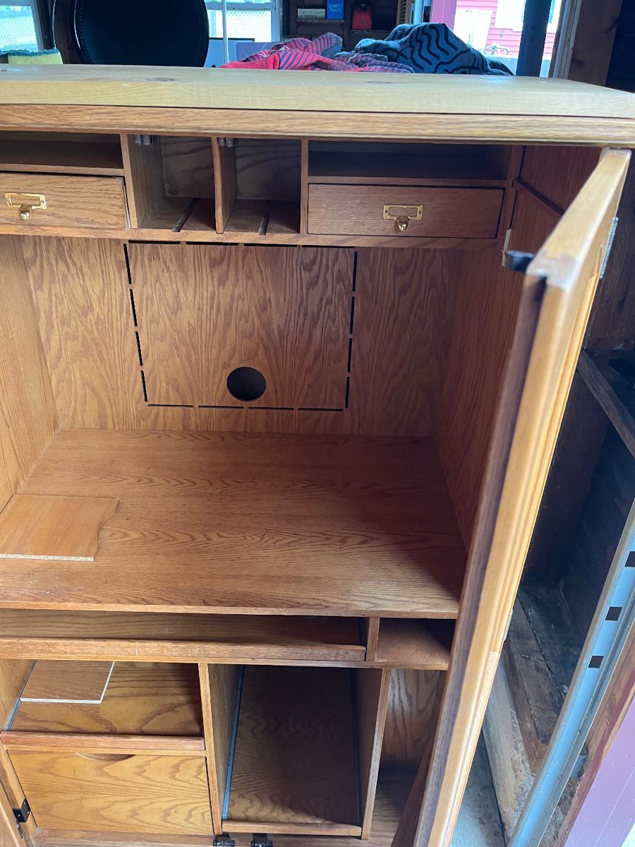 Amazing Estate and Barn Sale in Bridgewater... starts on 5/31/2024