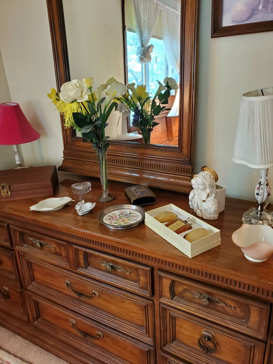 LAKE OWASSO ESTATE SALE in Roseville, MN starts on 6/7/2024