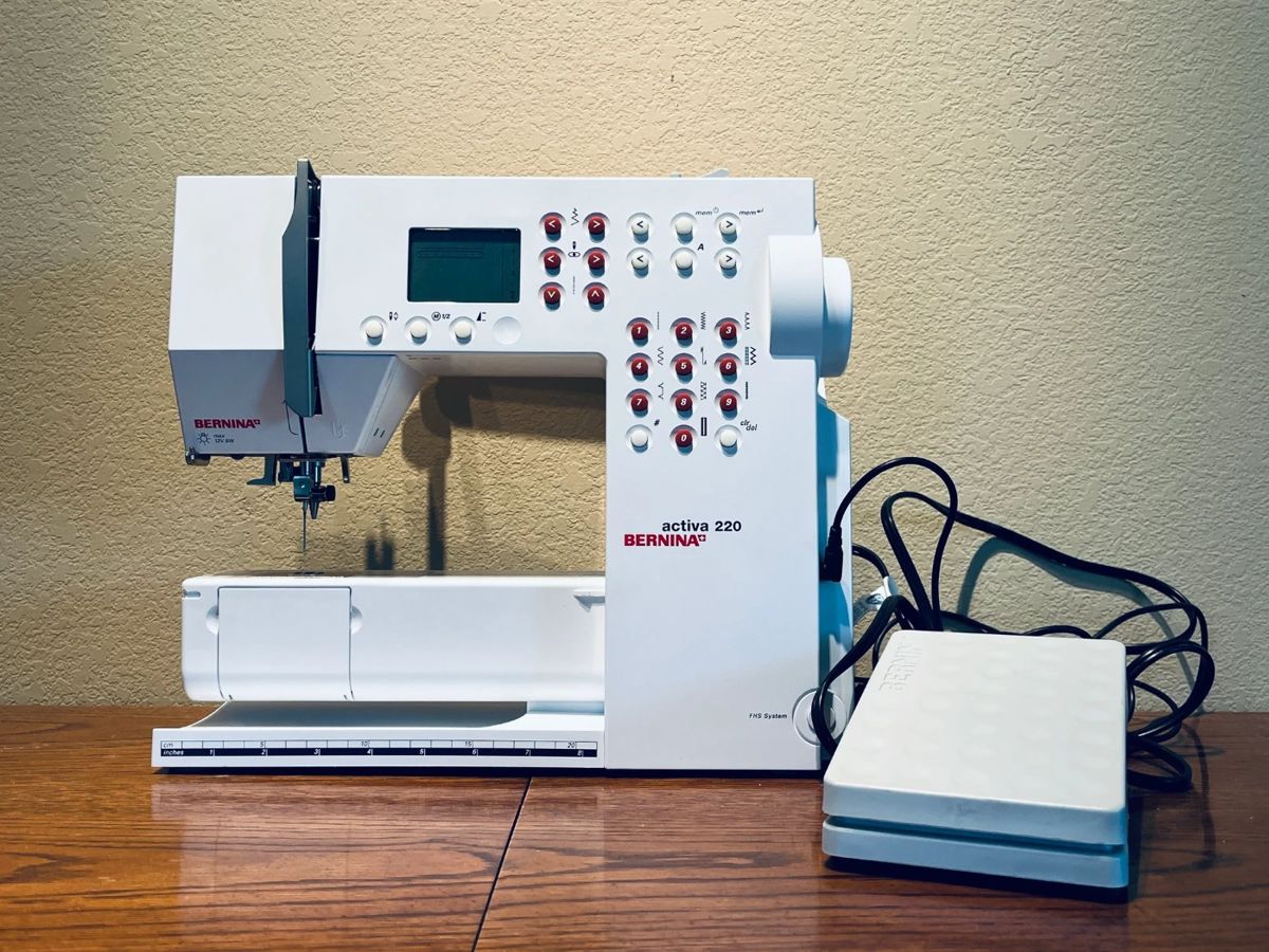 Bernina Activa 220, Vintage Christian Dior... starts on 6/2/2024