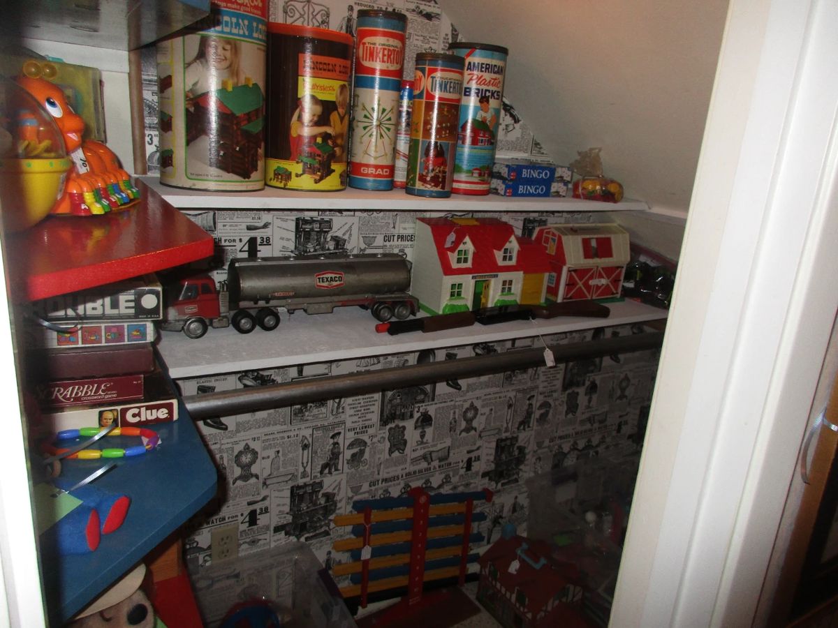 50% OFF MON. LAST DAY! ESTATE SALE IN ARLINGTON... starts on 6/9/2024