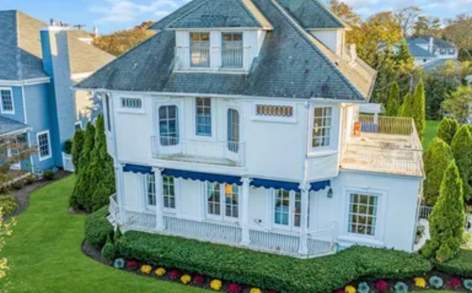 ATLANTIC ESTATE SALE in Spring Lake - Estate... starts on 6/7/2024