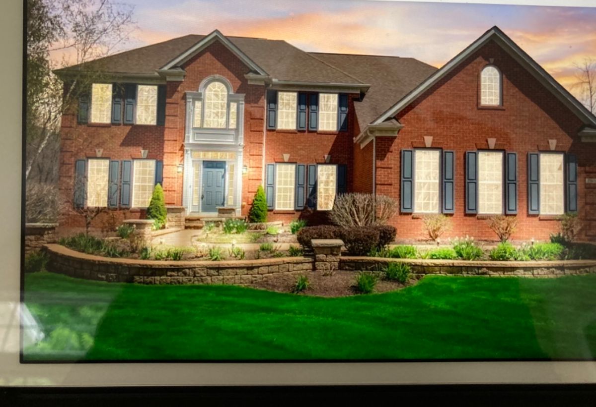Signature of Solon Stunning Home starts on 6/13/2024