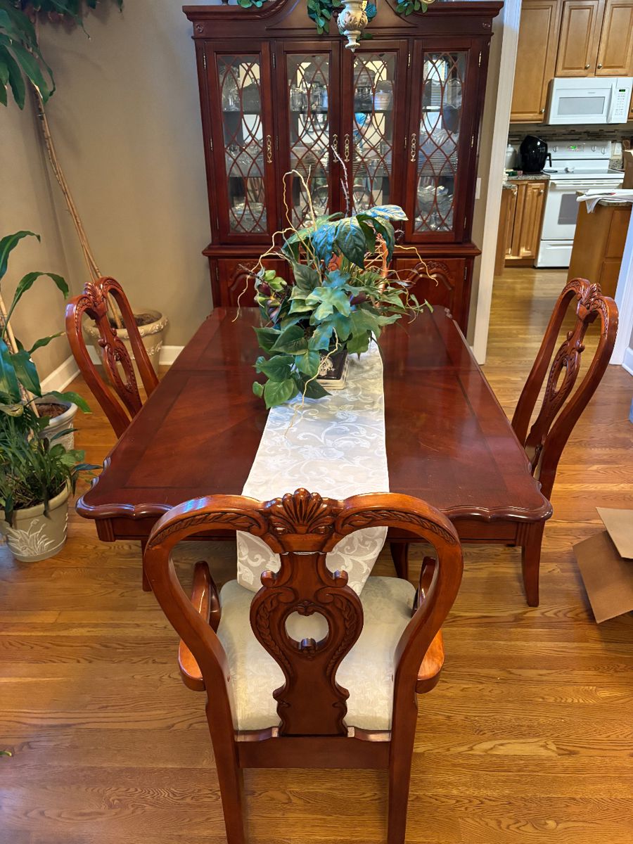 Estate of Wayne and Pat Dodd- 1/2 off on Saturday starts on 6/13/2024