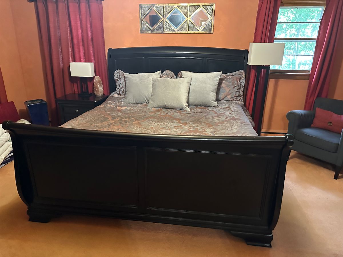 Living Estate Sale by: Treasure Keepers starts on 6/13/2024