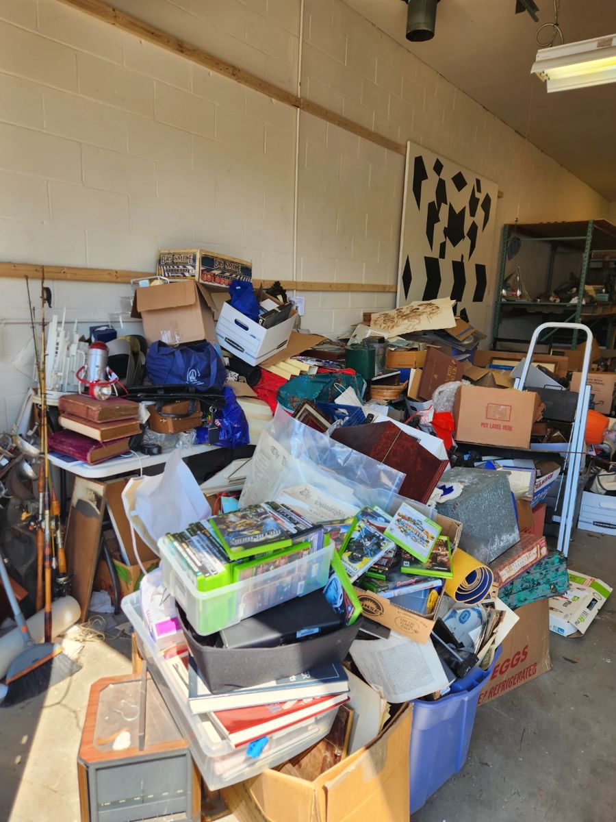 HOARDER/COLLECTOR/SHOW DEALER LOST THEIR... starts on 6/22/2024