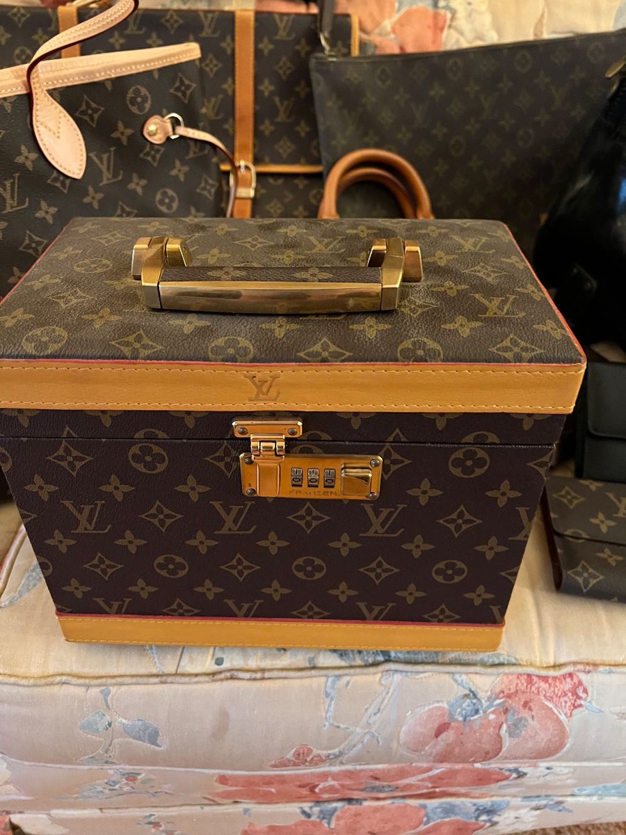 Loaded Newton Estate, Louis Vuitton Galore,... starts on 6/29/2024