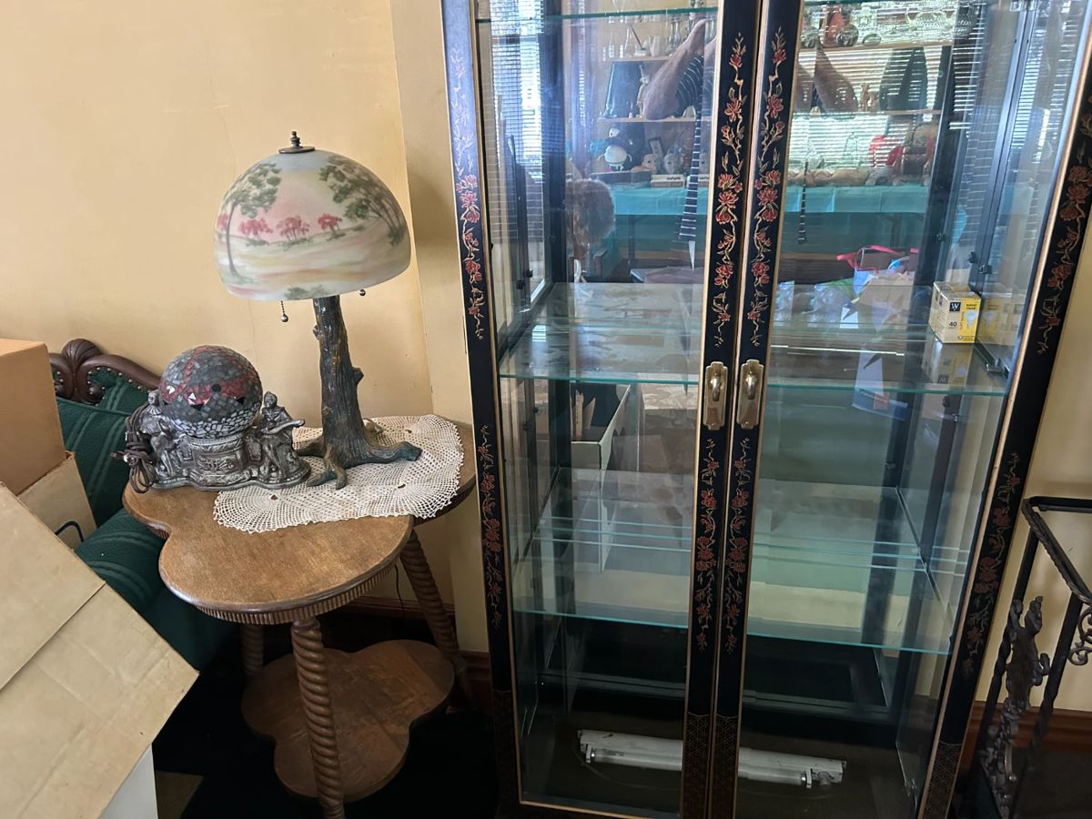 ESTATE SALE FOR EXMAYOR TOM HART in Davenport, IA starts on 6/21/2024