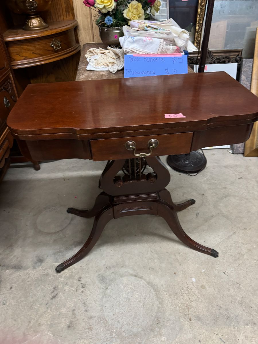 Clutter Queen Estate Sales in Texarkana, AR starts on 6/20/2024