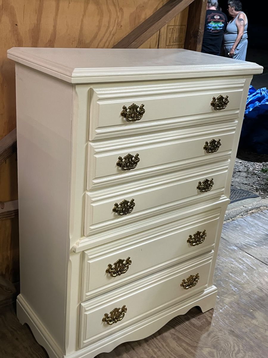Live Auction @ Regal Auction Kiln, Ms. Saturday... starts on 6/29/2024