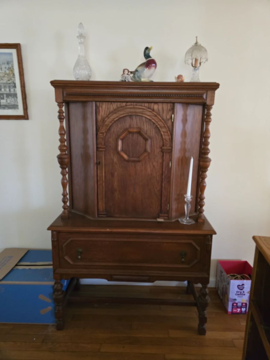 Estate Sale Holiday City Silverton in Toms River, NJ starts on 6/21/2024