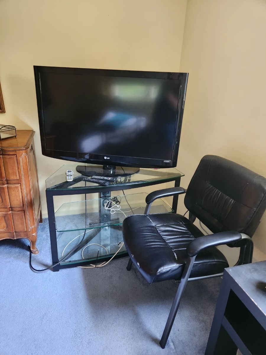 JUNK CHICK RADBURN Estate Sale in Fair Lawn, NJ starts on 6/21/2024