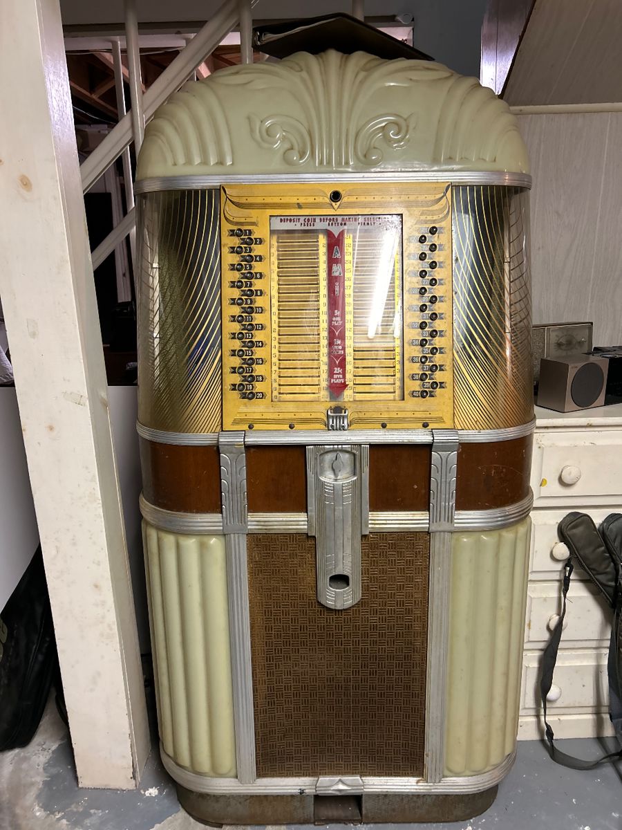 'A RED TAG SALE' ROSLYN -JUKEBOX -HERMES-CHANEL-AR... starts on 6/29/2024