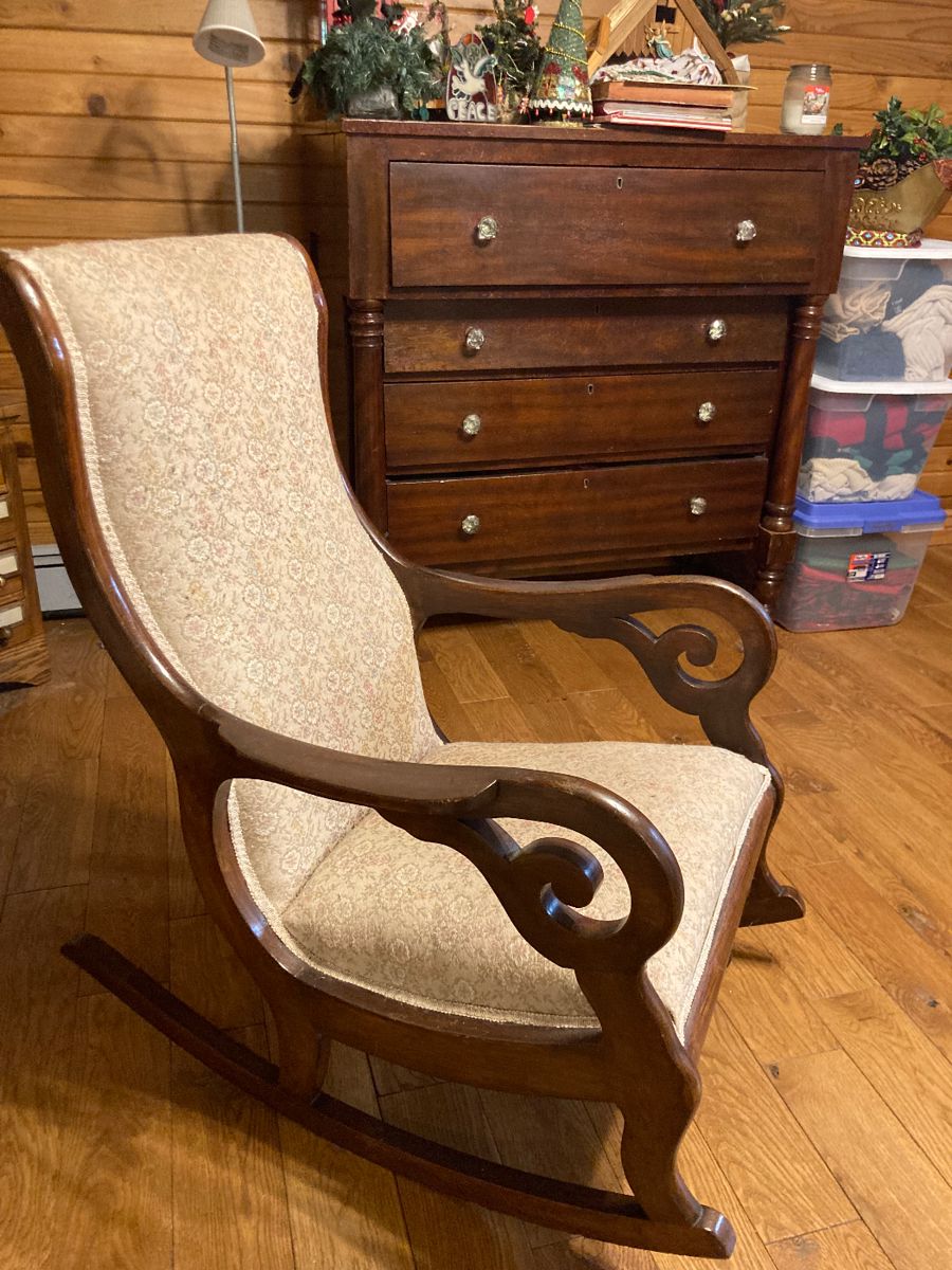 Redlands estate sale with great furniture... starts on 7/25/2024