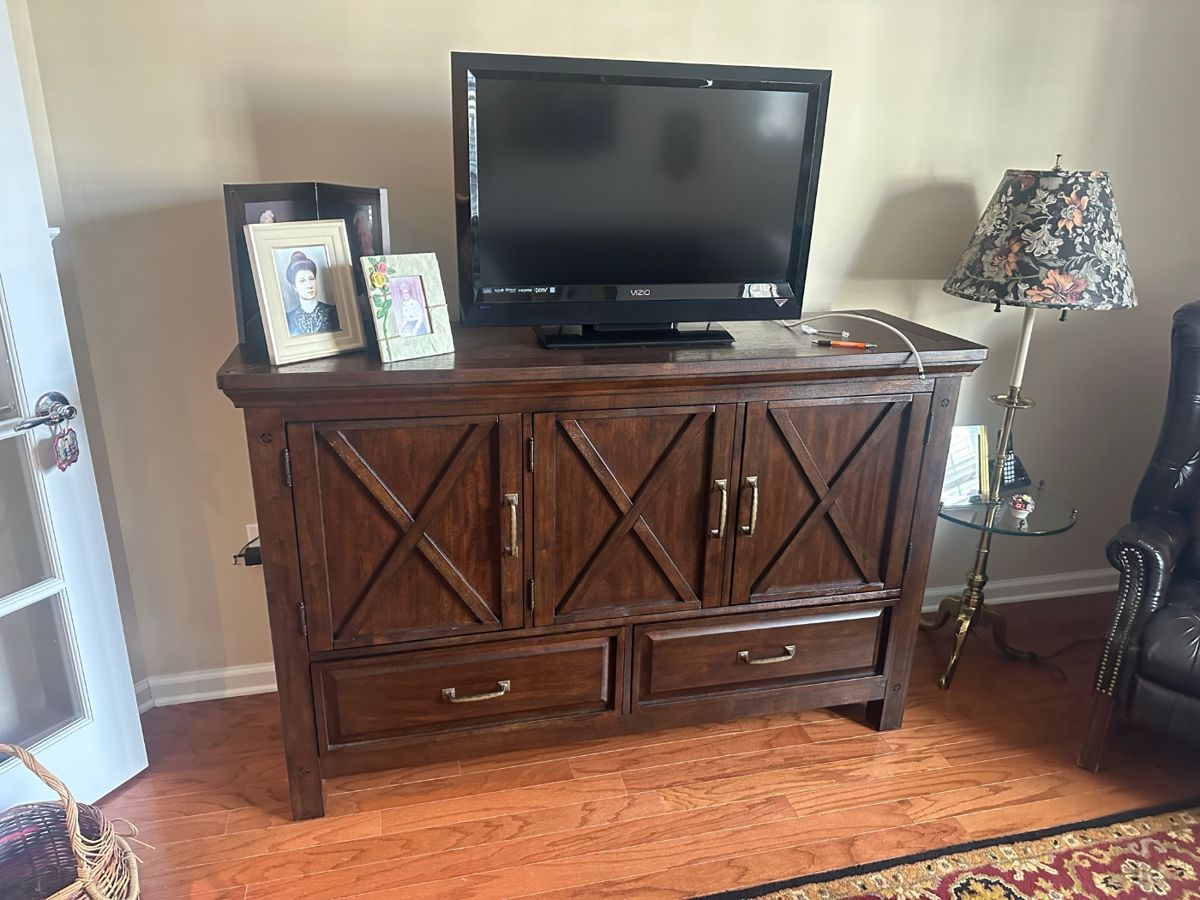 Mid Century Modern collectibles beautiful... starts on 7/13/2024
