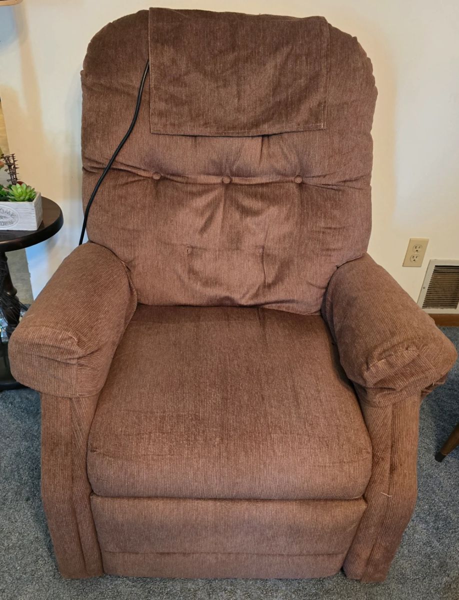 Dorothy Cody Estate Sale in Troy, MO starts on 9/7/2024