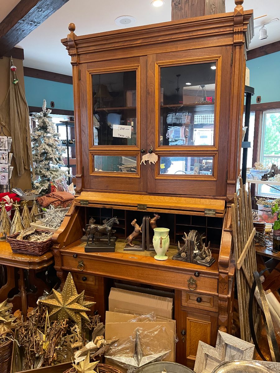 Huge Christmas Store Closeout Sale in Weston, MO starts on 7/27/2024