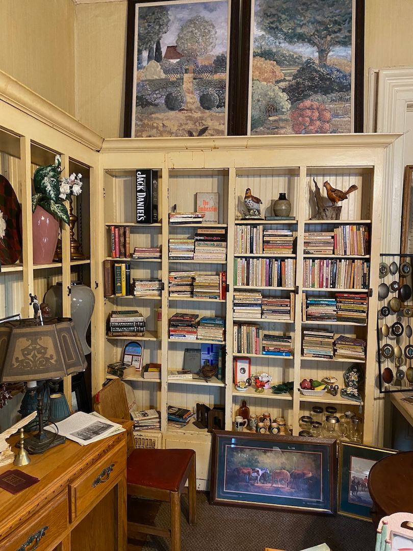 KAREN'S GANG ESTATE SALE in Aurora, IL starts on 8/2/2024