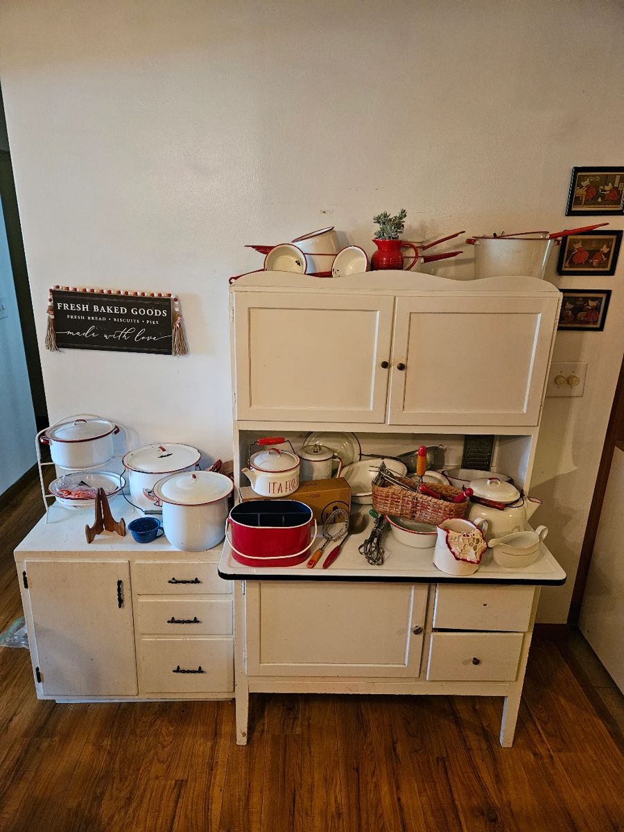 Antiques & Home Decor in South Bend, IN starts on 7/26/2024